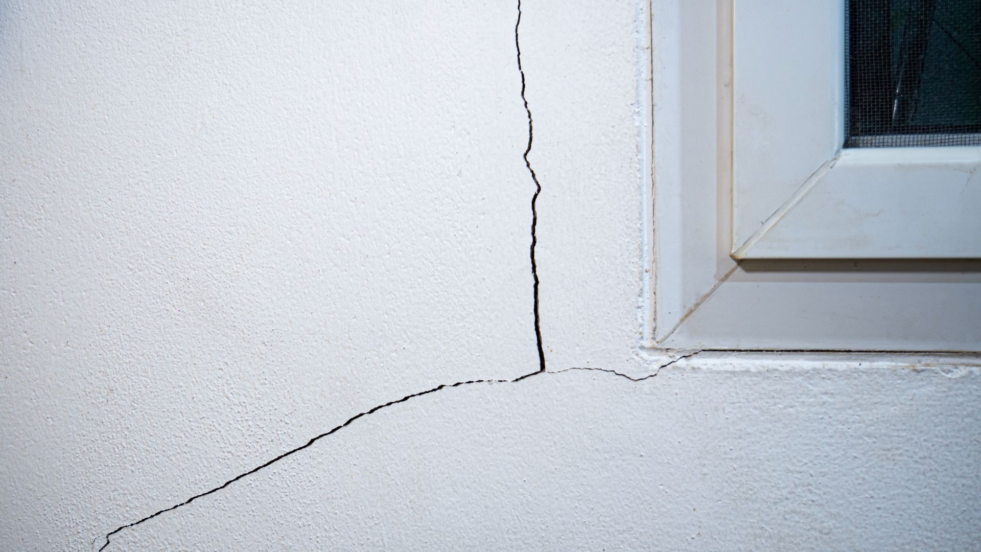 How Sticky Doors and Windows Can Signal Foundation Issues - Edens ...